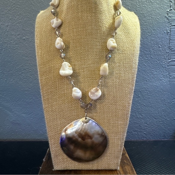 Jewelry | Vintage Big Sea Shell Pendant White Stone 1821 Inch Necklace ...